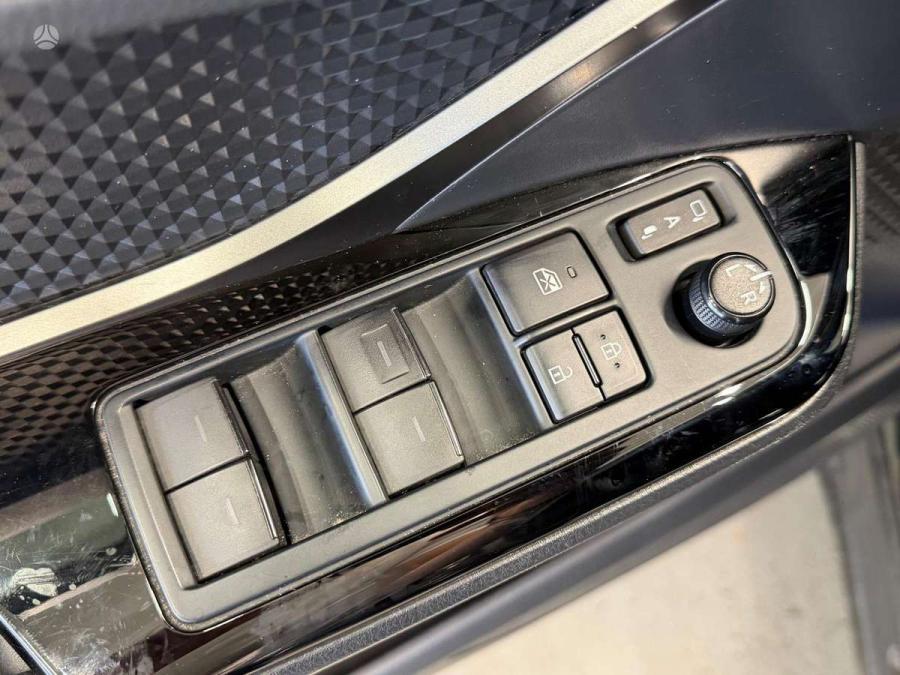 Melns Toyota C-HR 2023 Kauņa, ar dzinēja tilpumu 1.80 L un nobraukumu 90 tūkst. km par 24900 €, foto 24 vietnē AUTOMOTO.COM.LV
