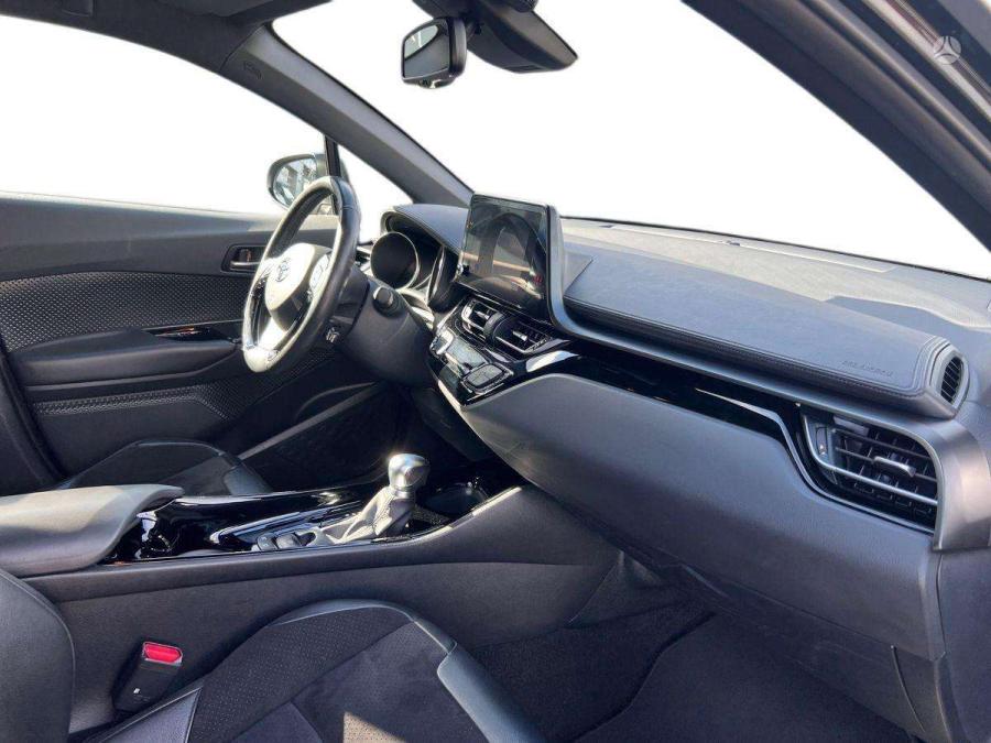 Melns Toyota C-HR 2023 Klaipėda, ar dzinēja tilpumu 1.80 L un nobraukumu 102 tūkst. km par 25000 €, foto 7 vietnē AUTOMOTO.COM.LV