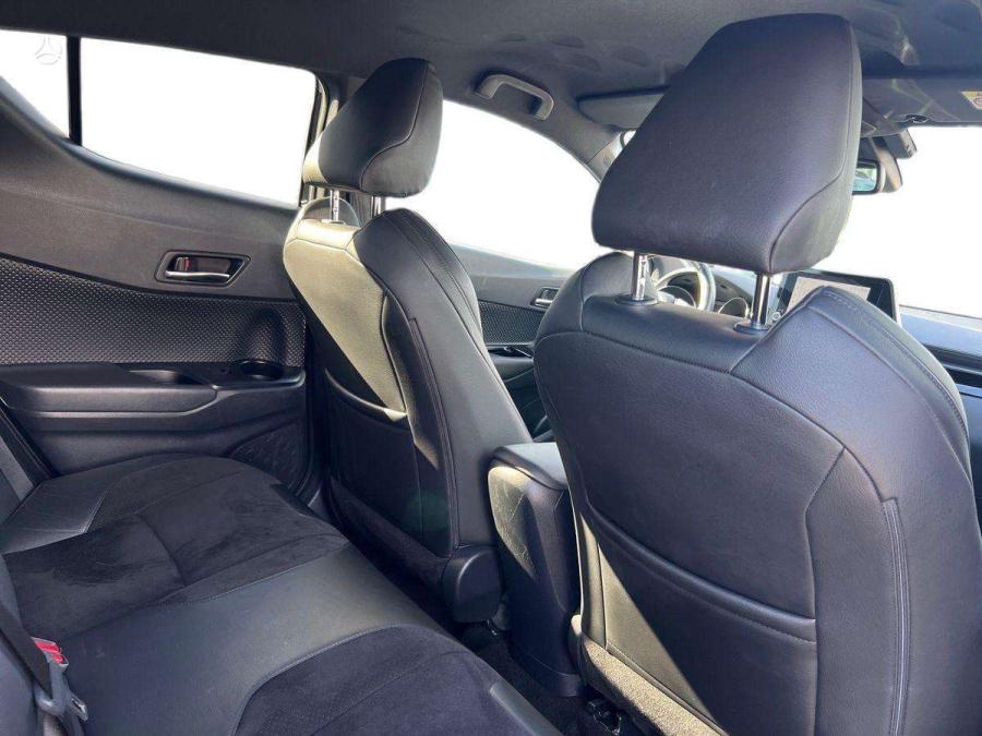 Melns Toyota C-HR 2023 Klaipėda, ar dzinēja tilpumu 1.80 L un nobraukumu 102 tūkst. km par 25000 €, foto 8 vietnē AUTOMOTO.COM.LV