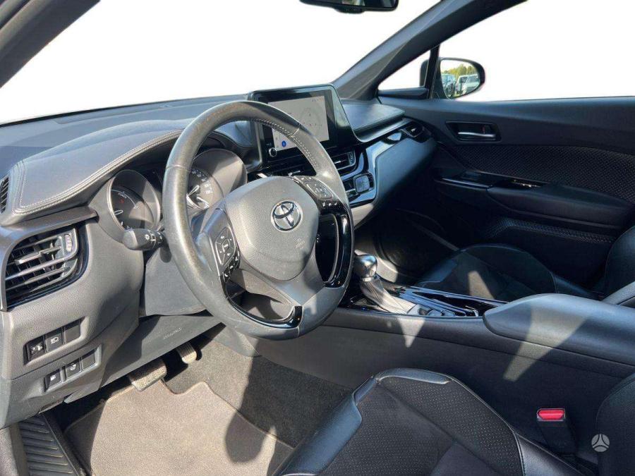 Melns Toyota C-HR 2023 Klaipėda, ar dzinēja tilpumu 1.80 L un nobraukumu 102 tūkst. km par 25000 €, foto 12 vietnē AUTOMOTO.COM.LV