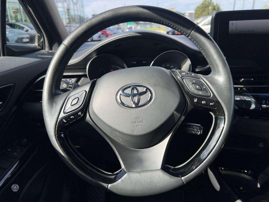 Melns Toyota C-HR 2023 Klaipėda, ar dzinēja tilpumu 1.80 L un nobraukumu 102 tūkst. km par 25000 €, foto 13 vietnē AUTOMOTO.COM.LV