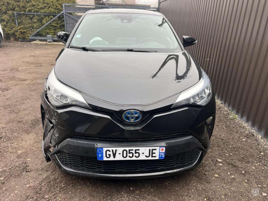Melns Toyota C-HR 2024 Kauņa, ar dzinēja tilpumu 1.80 L un nobraukumu 62 tūkst. km par 14500 €, foto 2 vietnē AUTOMOTO.COM.LV