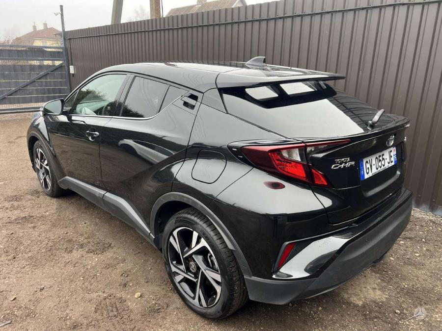 Melns Toyota C-HR 2024 Kauņa, ar dzinēja tilpumu 1.80 L un nobraukumu 62 tūkst. km par 14500 €, foto 6 vietnē AUTOMOTO.COM.LV