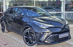 Black Toyota C-HR 2024 in Kaunas, with an engine capacity of 2.00 L and mileage of 67 thousand km for 29497 €, photo  on AUTOMOTO.COM.LV