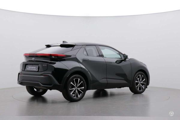 Black Toyota C-HR 2024 in Vilnius, with an engine capacity of 1.80 L and mileage of 19 thousand km for 29900 €, photo 3 on AUTOMOTO.COM.LV