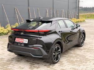 Black Toyota C-HR 2024 in Vilnius, with an engine capacity of 1.80 L and mileage of 60 thousand km for 26450 €, photo 3 on AUTOMOTO.COM.LV