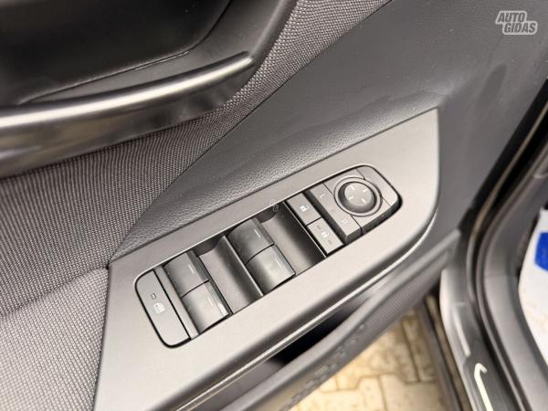 Черный Тойота C-HR 2024 в Вильнюс, объемом двигателя 1.80 л и пробегом 60 тыс. км за 26450 €, фото 7 на AUTOMOTO.COM.LV