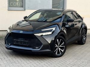Black Toyota C-HR 2024 in Jelgava, with an engine capacity of 2.00 L and mileage of 39 thousand km for 32500 €, photo 4 on AUTOMOTO.COM.LV