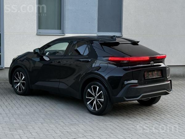Melns Toyota C-HR 2024 Jelgava, ar dzinēja tilpumu 2.00 L un nobraukumu 39 tūkst. km par 32500 €, foto 4 vietnē AUTOMOTO.COM.LV