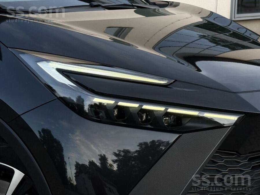 Black Toyota C-HR 2024 in Jelgava, with an engine capacity of 2.00 L and mileage of 39 thousand km for 32500 €, photo 11 on AUTOMOTO.COM.LV