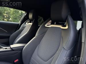Black Toyota C-HR 2024 in Jelgava, with an engine capacity of 2.00 L and mileage of 39 thousand km for 32500 €, photo 19 on AUTOMOTO.COM.LV