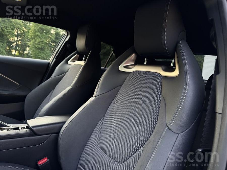Black Toyota C-HR 2024 in Jelgava, with an engine capacity of 2.00 L and mileage of 39 thousand km for 32500 €, photo 19 on AUTOMOTO.COM.LV