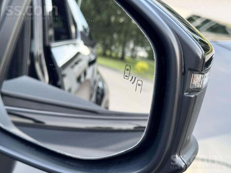 Black Toyota C-HR 2024 in Jelgava, with an engine capacity of 2.00 L and mileage of 39 thousand km for 32500 €, photo 21 on AUTOMOTO.COM.LV