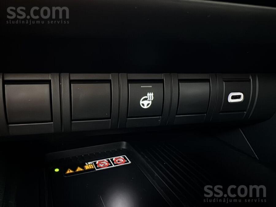 Black Toyota C-HR 2024 in Jelgava, with an engine capacity of 2.00 L and mileage of 39 thousand km for 32500 €, photo 36 on AUTOMOTO.COM.LV