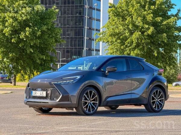 Black Toyota C-HR 2024 in Riga, with an engine capacity of 2.00 L and mileage of 45 thousand km for 35000 €, photo 1 on AUTOMOTO.COM.LV