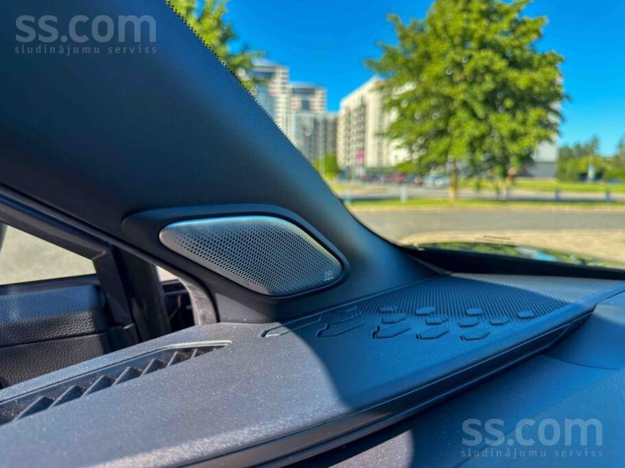 Черный Тойота C-HR 2024 в Рига, объемом двигателя 2.00 л и пробегом 45 тыс. км за 35000 €, фото 7 на AUTOMOTO.COM.LV