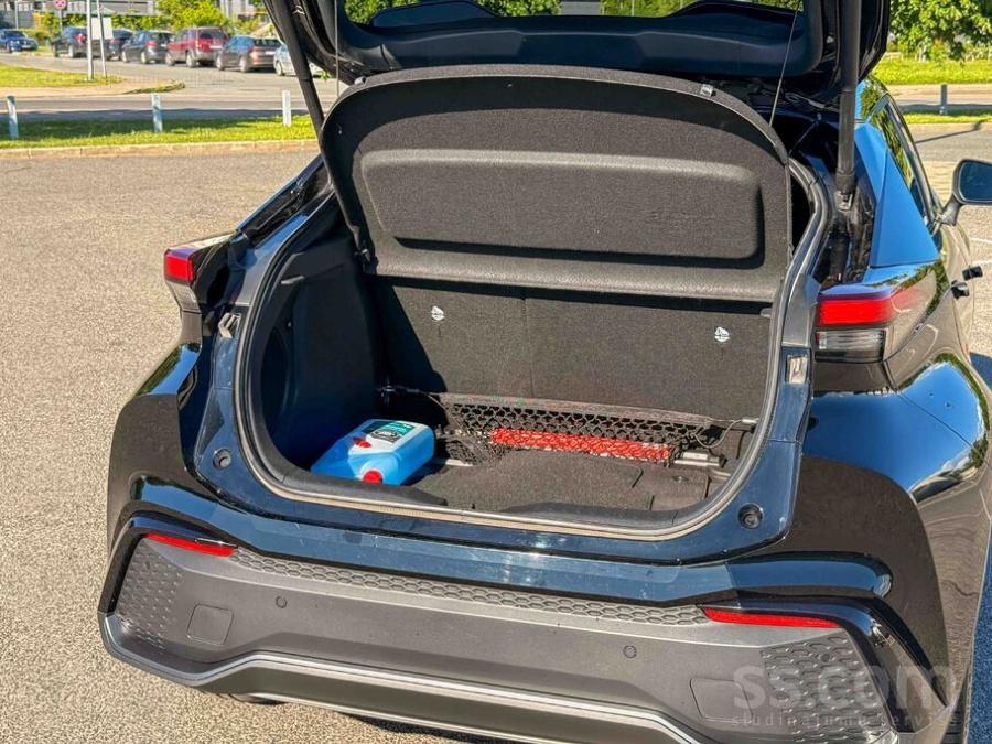 Черный Тойота C-HR 2024 в Рига, объемом двигателя 2.00 л и пробегом 45 тыс. км за 35000 €, фото 14 на AUTOMOTO.COM.LV