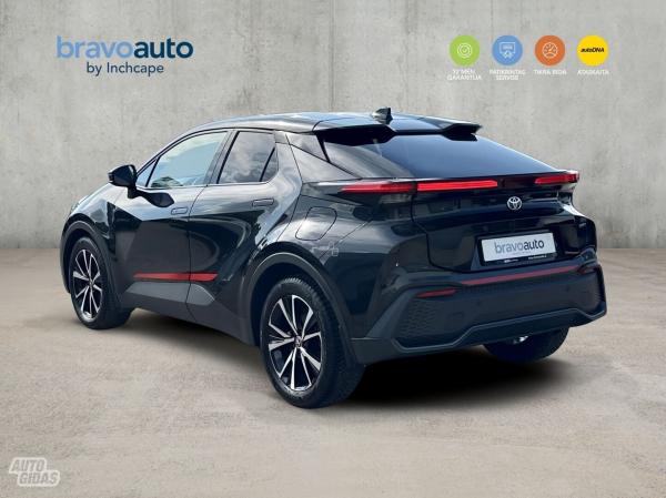 Black Toyota C-HR 2024 in Kaunas, with an engine capacity of 1.80 L and mileage of 50 thousand km for 29472 €, photo 3 on AUTOMOTO.COM.LV