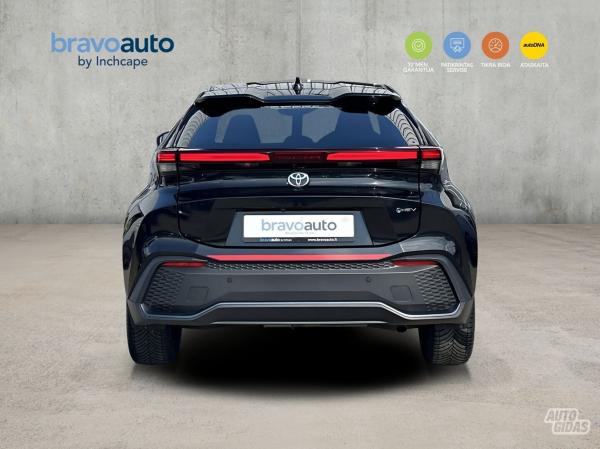 Black Toyota C-HR 2024 in Kaunas, with an engine capacity of 1.80 L and mileage of 50 thousand km for 29472 €, photo 5 on AUTOMOTO.COM.LV