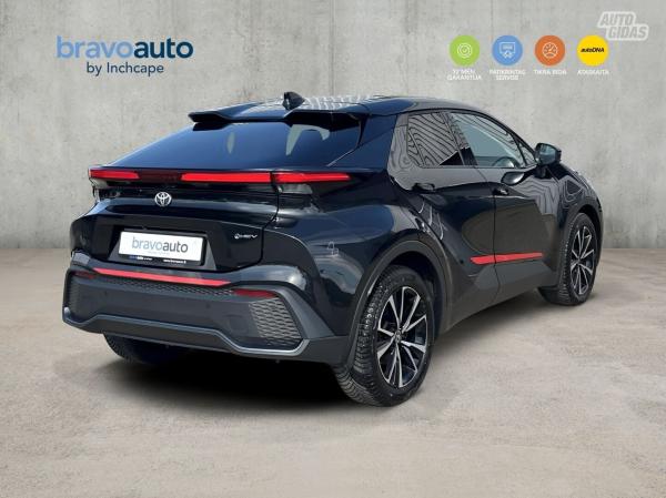 Black Toyota C-HR 2024 in Kaunas, with an engine capacity of 1.80 L and mileage of 50 thousand km for 29472 €, photo 6 on AUTOMOTO.COM.LV