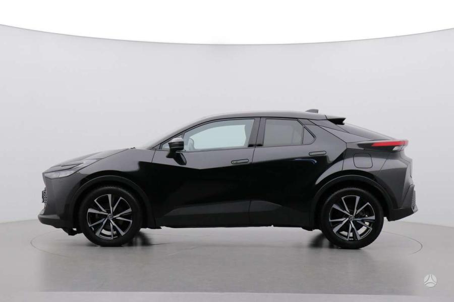 Melns Toyota C-HR 2024 Viļņa, ar dzinēja tilpumu 1.80 L un nobraukumu 33 tūkst. km par 27900 €, foto 5 vietnē AUTOMOTO.COM.LV