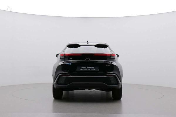 Черный Тойота C-HR 2024 в Вильнюс, объемом двигателя 1.80 л и пробегом 33 тыс. км за 27900 €, фото 5 на AUTOMOTO.COM.LV