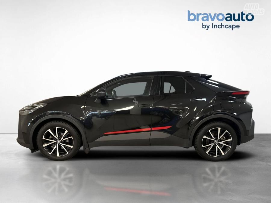 Melns Toyota C-HR 2024 Viļņa, ar dzinēja tilpumu 1.80 L un nobraukumu 50 tūkst. km par 27000 €, foto 3 vietnē AUTOMOTO.COM.LV