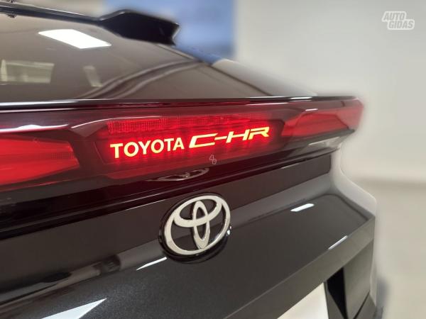Черный Тойота C-HR 2024 в Вильнюс, объемом двигателя 1.80 л и пробегом 50 тыс. км за 27000 €, фото 10 на AUTOMOTO.COM.LV