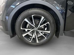 Melns Toyota C-HR 2024 Viļņa, ar dzinēja tilpumu 1.80 L un nobraukumu 50 tūkst. km par 27000 €, foto 11 vietnē AUTOMOTO.COM.LV