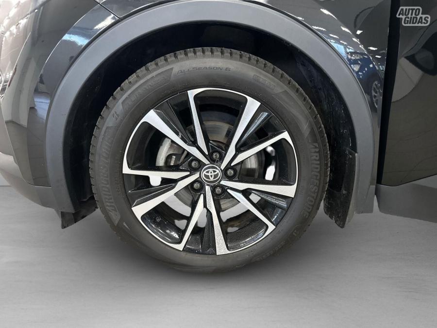 Melns Toyota C-HR 2024 Viļņa, ar dzinēja tilpumu 1.80 L un nobraukumu 50 tūkst. km par 27000 €, foto 11 vietnē AUTOMOTO.COM.LV