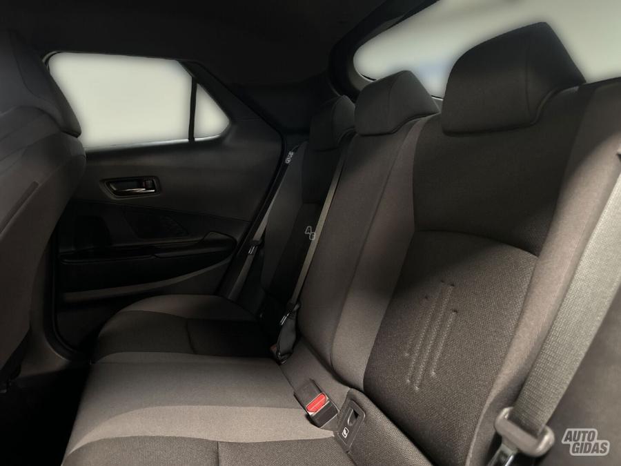 Melns Toyota C-HR 2024 Viļņa, ar dzinēja tilpumu 1.80 L un nobraukumu 50 tūkst. km par 27000 €, foto 19 vietnē AUTOMOTO.COM.LV