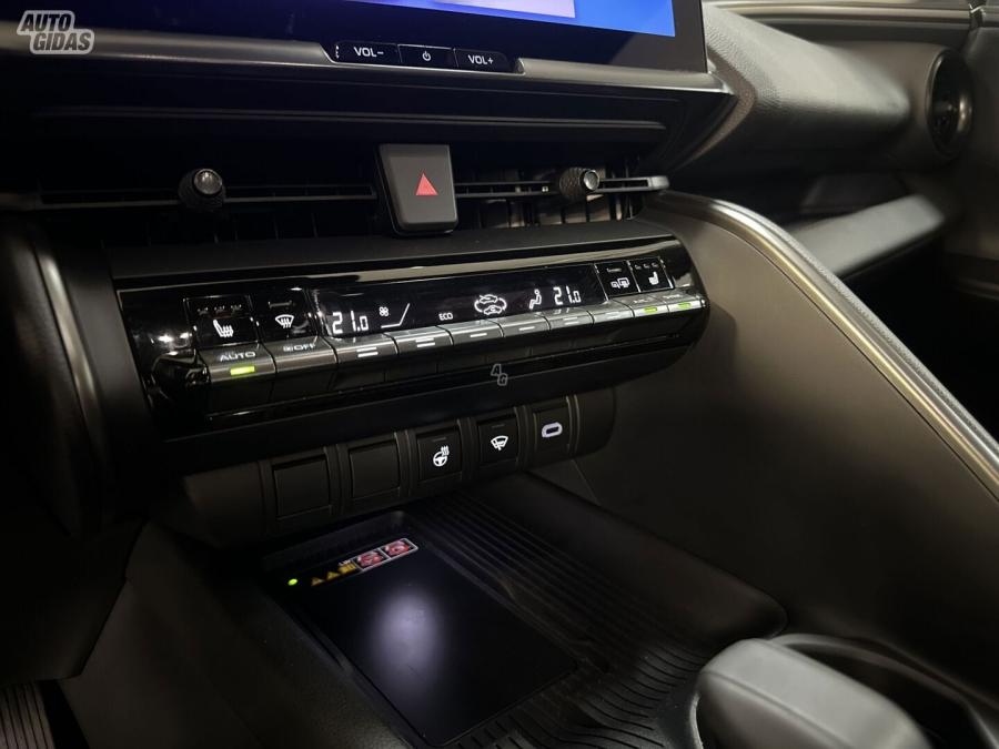 Melns Toyota C-HR 2024 Viļņa, ar dzinēja tilpumu 1.80 L un nobraukumu 50 tūkst. km par 27000 €, foto 25 vietnē AUTOMOTO.COM.LV