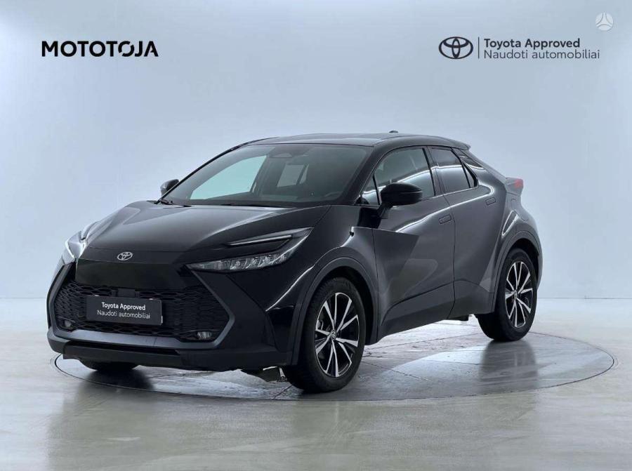 Black Toyota C-HR 2025 in Vilnius, with an engine capacity of 1.80 L and mileage of 19 thousand km for 28900 €, photo 1 on AUTOMOTO.COM.LV