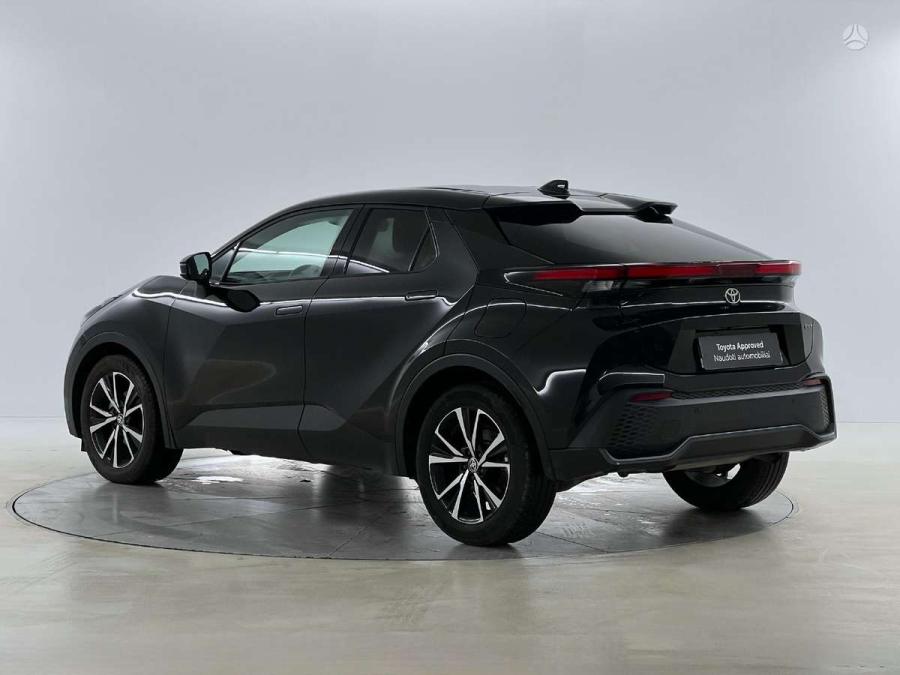 Black Toyota C-HR 2025 in Vilnius, with an engine capacity of 1.80 L and mileage of 19 thousand km for 28900 €, photo 17 on AUTOMOTO.COM.LV