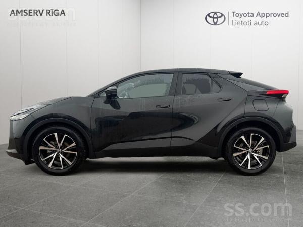Black Toyota C-HR 2025 in Riga, with an engine capacity of 1.80 L and mileage of 19 thousand km for 27900 €, photo 3 on AUTOMOTO.COM.LV