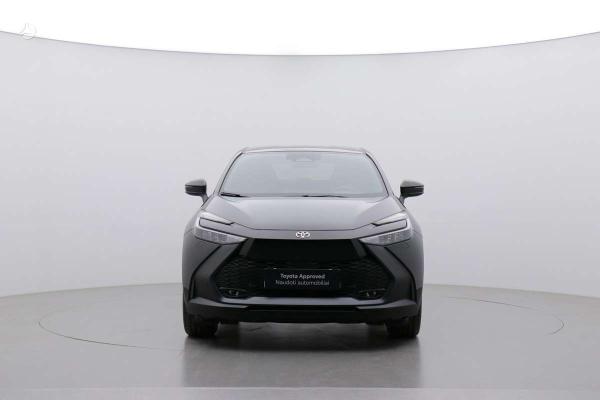 Black Toyota C-HR 2025 in Vilnius, with an engine capacity of 1.80 L and mileage of 15 thousand km for 29900 €, photo 6 on AUTOMOTO.COM.LV