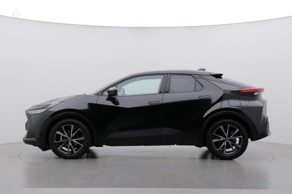 Black Toyota C-HR 2025 in Vilnius, with an engine capacity of 1.80 L and mileage of 11 thousand km for 29900 €, photo 3 on AUTOMOTO.COM.LV
