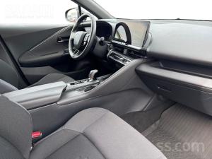 Black Toyota C-HR 2025 in Riga, with an engine capacity of 1.80 L and mileage of 24 thousand km for 28490 €, photo 7 on AUTOMOTO.COM.LV