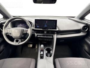 Black Toyota C-HR 2025 in Riga, with an engine capacity of 1.80 L and mileage of 24 thousand km for 28490 €, photo 9 on AUTOMOTO.COM.LV
