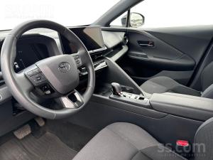 Black Toyota C-HR 2025 in Riga, with an engine capacity of 1.80 L and mileage of 24 thousand km for 28490 €, photo 12 on AUTOMOTO.COM.LV