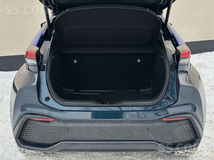 Черный Тойота C-HR 2025 в Рига, объемом двигателя 1.80 л и пробегом 5 тыс. км за 29950 €, фото 27 на AUTOMOTO.COM.LV