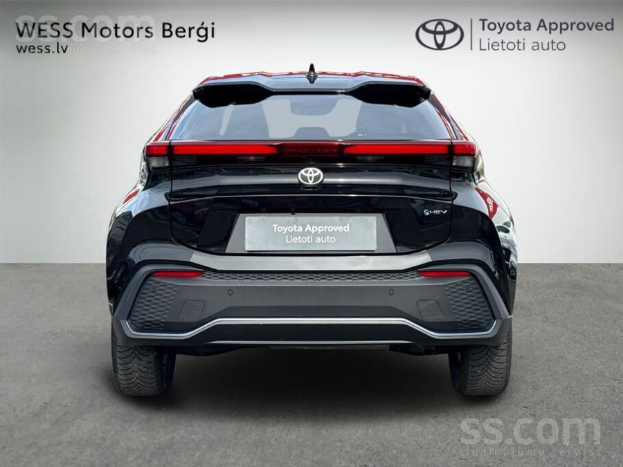 Melns Toyota C-HR 2025 Rīga, ar dzinēja tilpumu 1.80 L un nobraukumu 27 tūkst. km par 28490 €, foto 5 vietnē AUTOMOTO.COM.LV