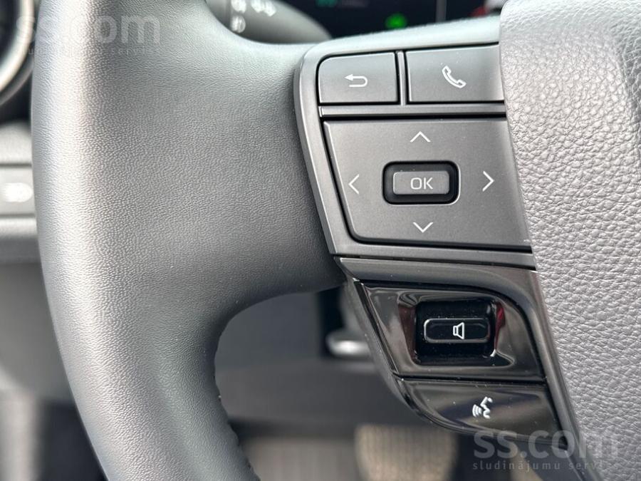 Melns Toyota C-HR 2025 Rīga, ar dzinēja tilpumu 1.80 L un nobraukumu 27 tūkst. km par 28490 €, foto 18 vietnē AUTOMOTO.COM.LV
