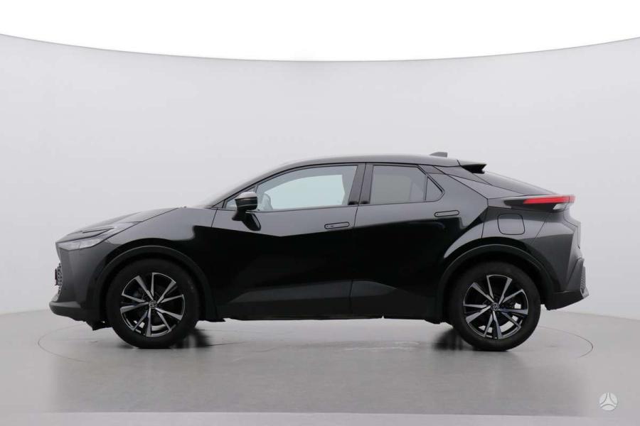 Черный Тойота C-HR 2025 в Вильнюс, объемом двигателя 1.80 л и пробегом 21 тыс. км за 31990 €, фото 5 на AUTOMOTO.COM.LV
