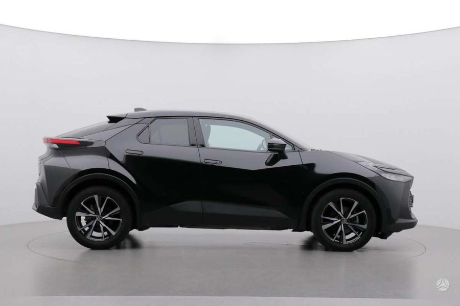 Черный Тойота C-HR 2025 в Вильнюс, объемом двигателя 1.80 л и пробегом 21 тыс. км за 31990 €, фото 18 на AUTOMOTO.COM.LV