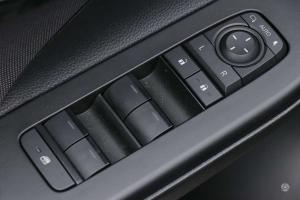 Черный Тойота C-HR 2025 в Вильнюс, объемом двигателя 1.80 л и пробегом 21 тыс. км за 31990 €, фото 26 на AUTOMOTO.COM.LV
