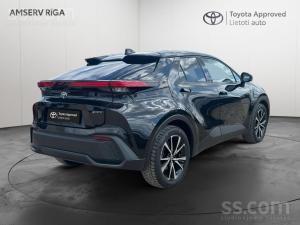 Melns Toyota C-HR 2025 Rīga, ar dzinēja tilpumu 1.80 L un nobraukumu 25 tūkst. km par 27900 €, foto 3 vietnē AUTOMOTO.COM.LV