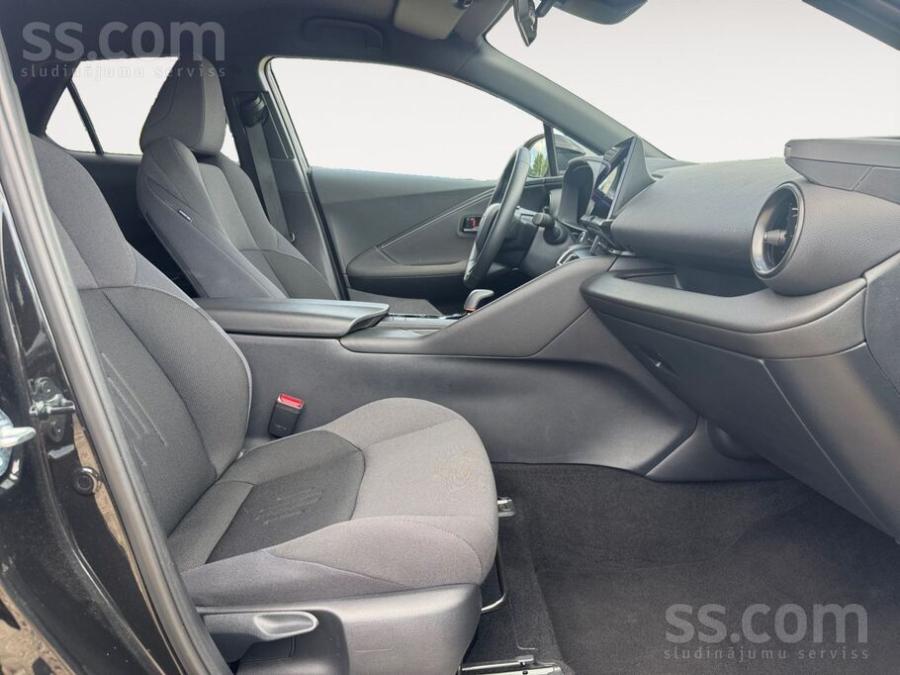 Melns Toyota C-HR 2025 Rīga, ar dzinēja tilpumu 1.80 L un nobraukumu 25 tūkst. km par 27900 €, foto 7 vietnē AUTOMOTO.COM.LV