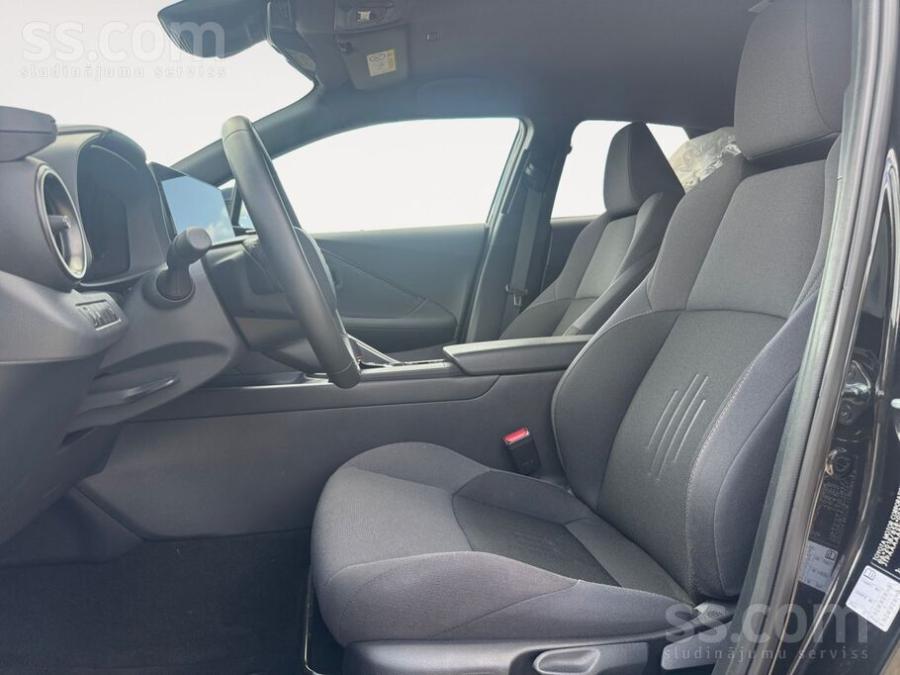 Melns Toyota C-HR 2025 Rīga, ar dzinēja tilpumu 1.80 L un nobraukumu 25 tūkst. km par 27900 €, foto 12 vietnē AUTOMOTO.COM.LV
