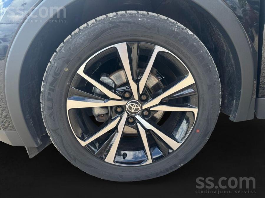 Melns Toyota C-HR 2025 Rīga, ar dzinēja tilpumu 1.80 L un nobraukumu 25 tūkst. km par 27900 €, foto 16 vietnē AUTOMOTO.COM.LV